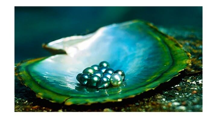 Pearl Necklace Meaning: What Do Pearls Symbolize Spiritually & Origin